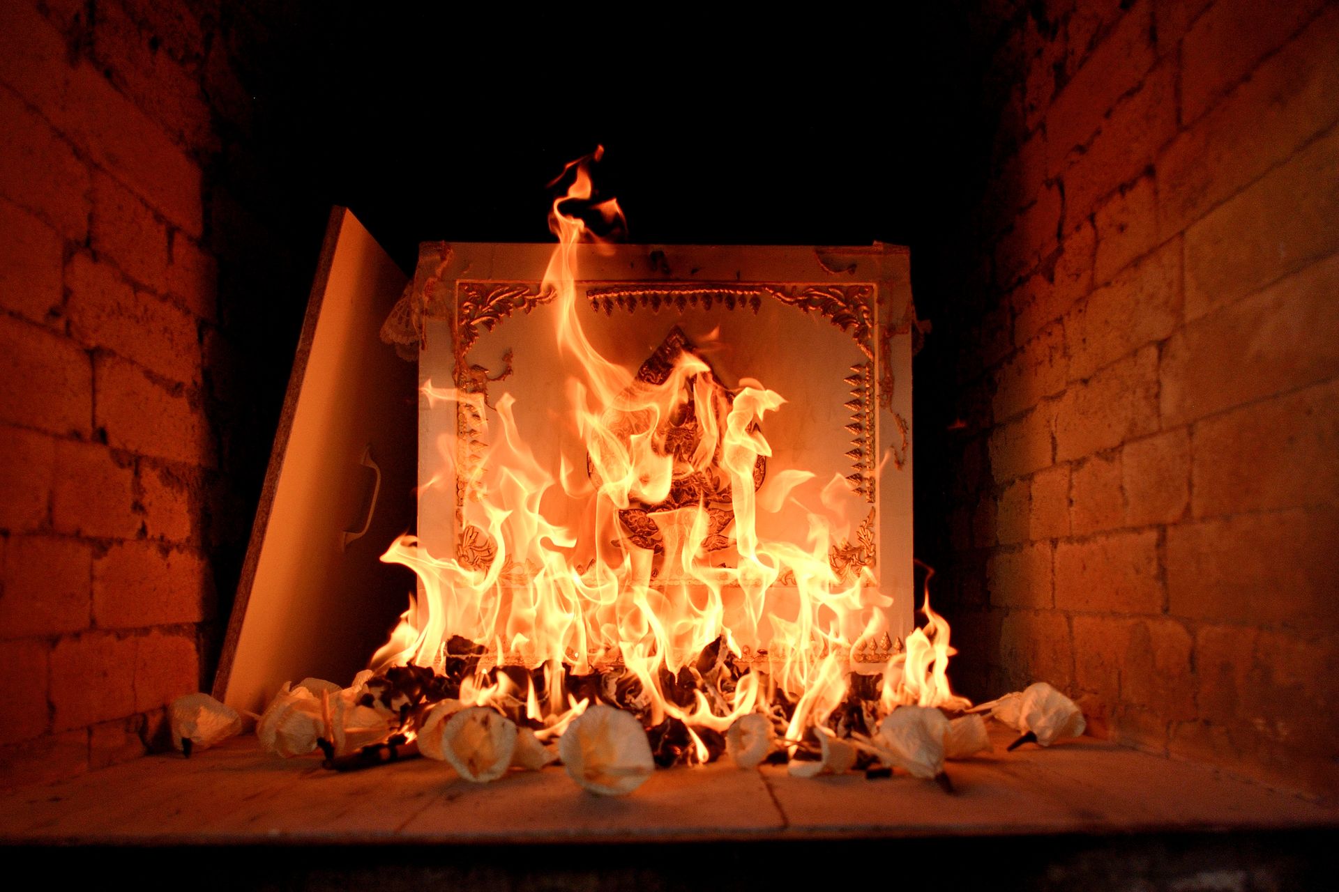 What Really Goes On Inside a Crematory? | Raven Plume Consulting